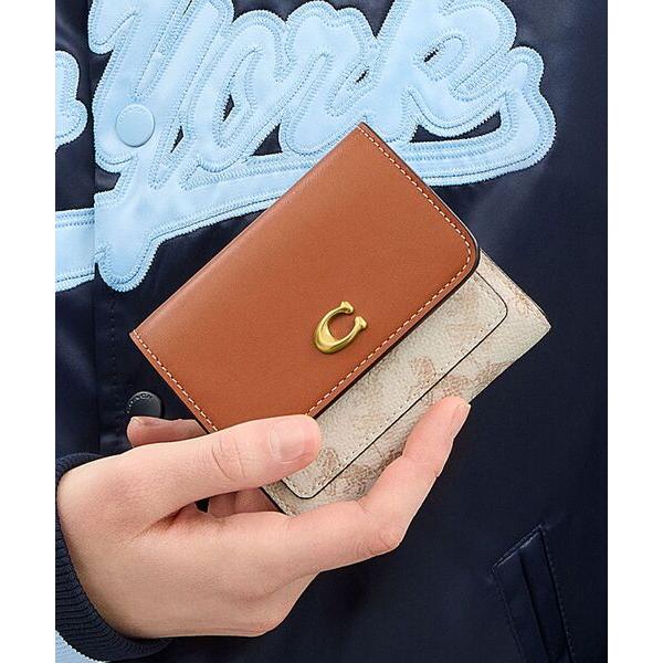ZOZO問い合わせ番号:92385768ショップ:COACH，コーチブランド:COACH，コーチ商品名:ミラ スモール フラップ ウォレット・ホース アンド キャリッジ プリントカテゴリ:財布/小物>財布ブランド品番:CAT57 B4...