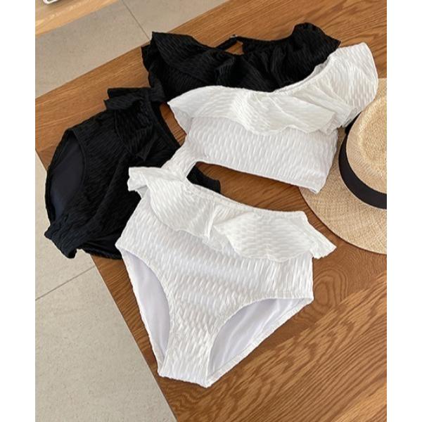 『セール実施中』※このアイテムは返品・交換対象外商品です。ZOZO問い合わせ番号:92731661ショップ:hype2k，ハイプツーケーブランド:Mela，メラ商品名:ワンショルフリルトリムモノキニカテゴリ:水着/着物・浴衣>水着ブラ...