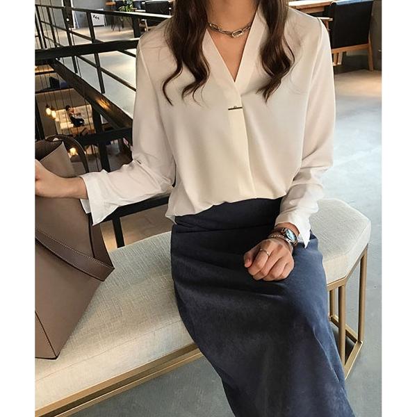 『セール実施中』ZOZO問い合わせ番号:92733446ショップ:FRP，エフアールピーブランド:BLANC FICELLE，ブランフィセル商品名:Vネック　シャツカテゴリ:トップス>シャツ/ブラウスブランド品番:NFSS-0033素...