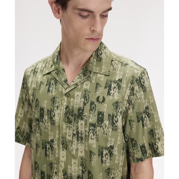 『セール実施中』ZOZO問い合わせ番号:92772459ショップ:FRED PERRY，フレッドペリーブランド:FRED PERRY，フレッドペリー商品名:Abstract Print Revere Collar Shirt／アブストラクト...