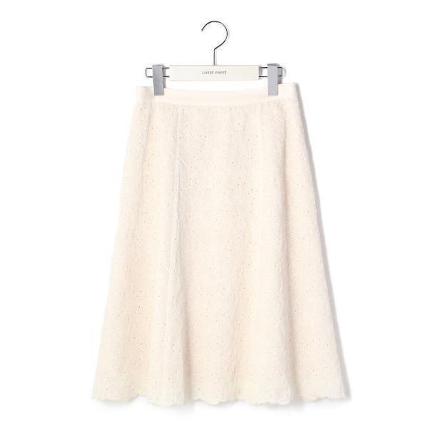 『セール実施中』参考価格：20，900円発売時期：2021年03月コンディション：D（傷・汚れあり）傷や汚れがあるが使用には問題ないアイテム後身頃・前身頃：汚れ参考商品名：ベロア刺繍フレアースカート参考品番：37201142200【商品に関...