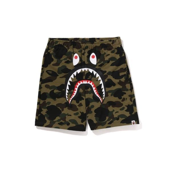ZOZO問い合わせ番号:92907913ショップ:A BATHING APE，ア ベイシング エイプブランド:A BATHING APE，アベイシングエイプ商品名:1ST CAMO SHARK REGULAR FIT SWEAT SHORT...