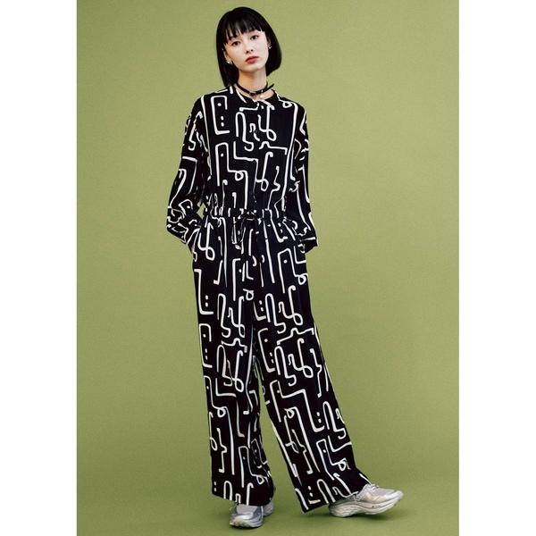 ZOZO問い合わせ番号:93113879ショップ:FELISSIMO，フェリシモブランド:MEDE19F，メデジュウキュウ商品名:ＢＲＡＮＤ　ＮＥＷ　ＭＩＸ　ＳＴＹＬＥ　幾何学柄のオールインワンカテゴリ:オールインワン・サロペット>つ...