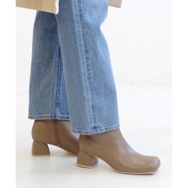 『セール実施中』参考価格：4，789円発売時期：2021年08月コンディション：B（目立つ使用感なし）使用感が少ない、または気にならないアイテムリフト・つま先：擦り減りヒール・表面：汚れ、傷、剥げ【商品に関する注意事項】・こちらの商品画像は...