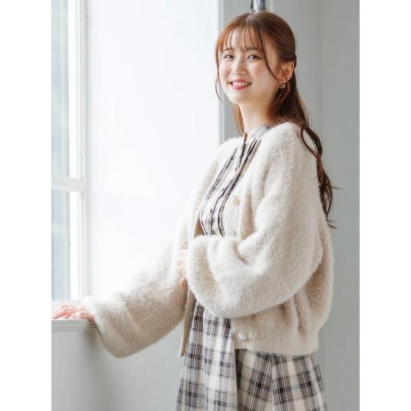 『セール実施中』参考価格：3，839円発売時期：2024年09月コンディション：B（目立つ使用感なし）使用感が少ない、または気にならないアイテム全体的：ほつれ参考商品名：シャギーアソートボタンカーディガン参考品番：24560710352【商...