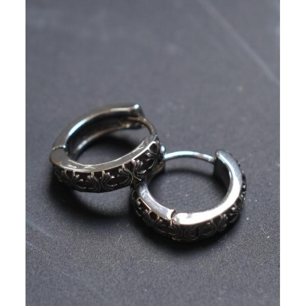 『セール実施中』※このアイテムは返品・交換対象外商品です。ZOZO問い合わせ番号:93347490ショップ:SPINNS，スピンズブランド:SPINNS，スピンズ商品名:ヴィンテージライクシルバーフープピアス/クロス/スタッズカテゴリ:アク...