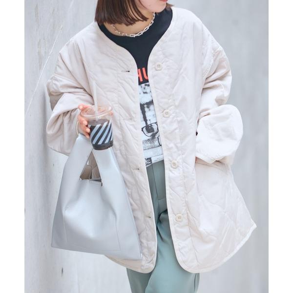 『セール実施中』参考価格：4，950円発売時期：2022年08月コンディション：C（やや使用感あり）使用感があり、やや気になる傷や汚れがあるアイテム全体的：汚れ、毛玉参考商品名：【WEB限定】キルティングミドルコート参考品番：2022-C-...