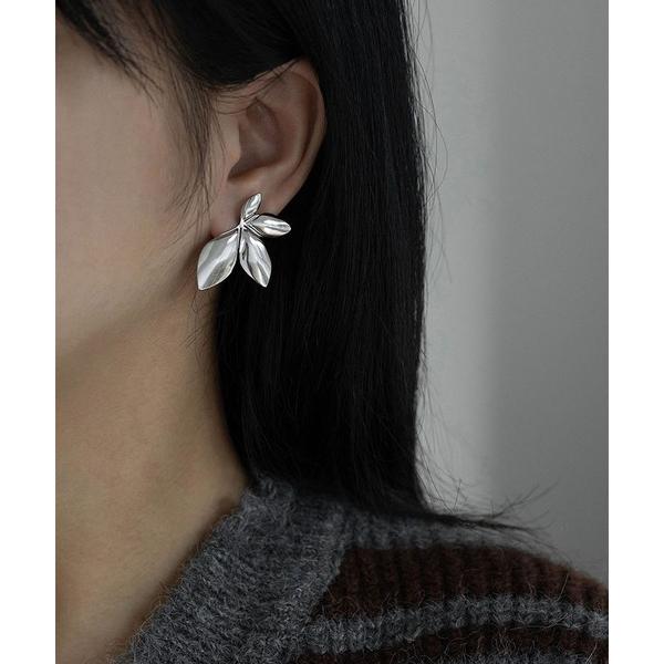 『セール実施中』※このアイテムは返品・交換対象外商品です。ZOZO問い合わせ番号:93727523ショップ:FRP，エフアールピーブランド:LA VORAGINE，ラ ヴォラジネ，FRP，エフアールピー商品名:花葉モチーフのピアスカテゴリ:...