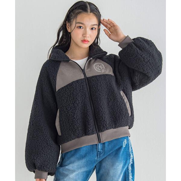 『タイムセール実施中』参考価格：7，590円発売時期：2024年10月コンディション：C（やや使用感あり）使用感があり、やや気になる傷や汚れがあるアイテム全体的：毛玉参考商品名：【 ニコ☆プチ 掲載 】ボアスウェード切り替えブルゾン(130...