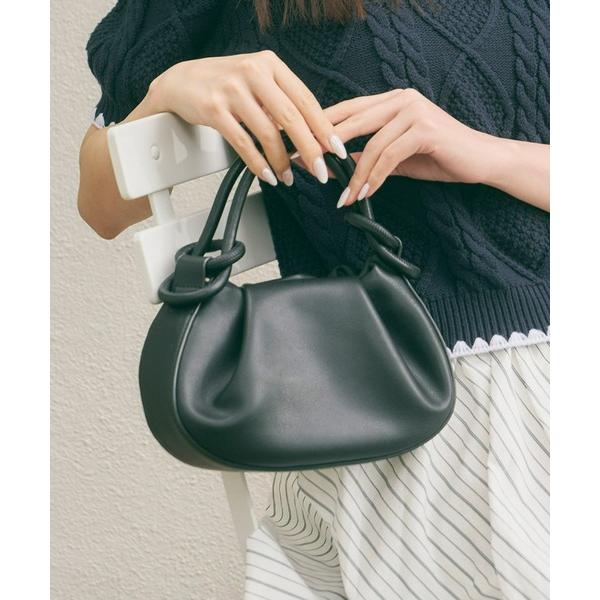 ZOZO問い合わせ番号:93898114ショップ:Olu.，オルドットブランド:Olu.，オルドット商品名:ラウンドコンパクトハンドバッグカテゴリ:バッグ>ハンドバッグブランド品番:OL25LHC01素材:合成皮革原産国:中国カラー:...