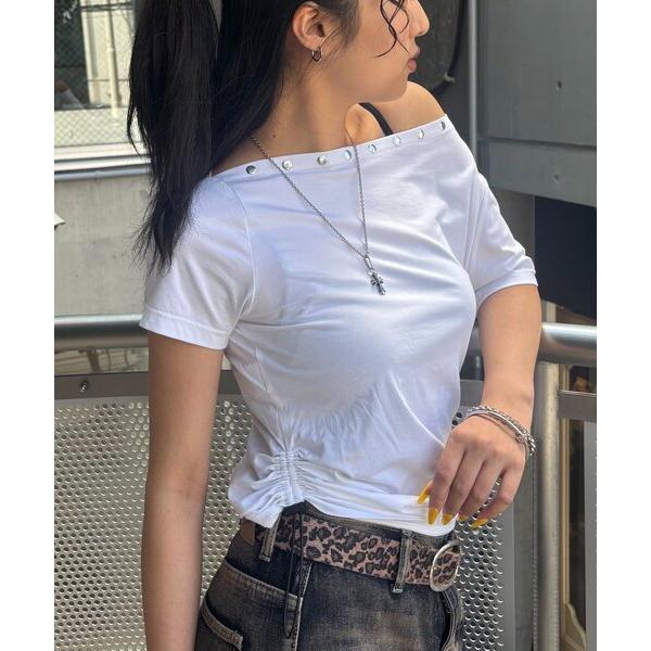 『タイムセール実施中』ZOZO問い合わせ番号:94262856ショップ:WHO'S WHO gallery，フーズフーギャラリーブランド:WHO'S WHO gallery，フーズフーギャラリー商品名:ワンオフショルスタッズドロストTEEカ...