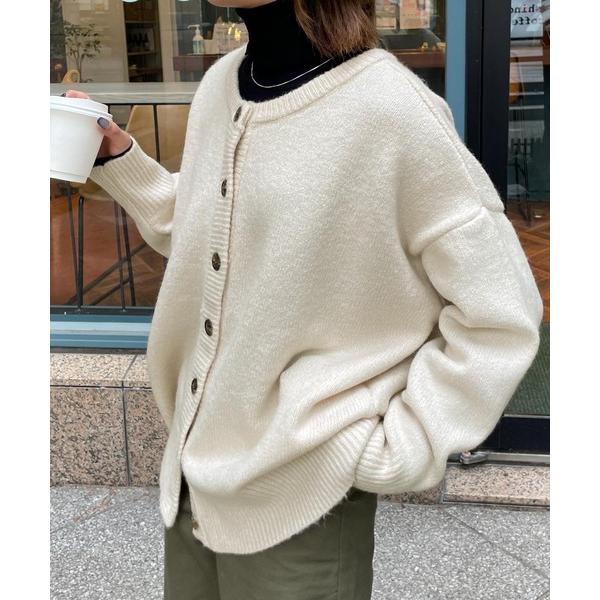 『セール実施中』参考価格：4，950円発売時期：2022年10月コンディション：C（やや使用感あり）使用感があり、やや気になる傷や汚れがあるアイテム全体的：汚れ、毛玉後身頃：ほつれ参考商品名：もっちり2WAYプルオーバー＆カーディガンニット...