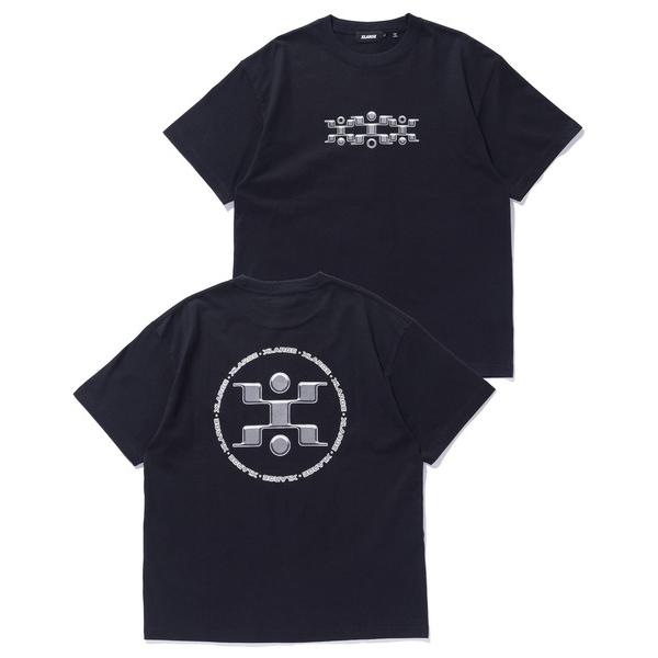 『セール実施中』ZOZO問い合わせ番号:94755736ショップ:XLARGE，エクストララージブランド:XLARGE，エクストララージ商品名:X ANCIENT FUTURISTIC S/S TEEカテゴリ:トップス>Tシャツ/カッ...
