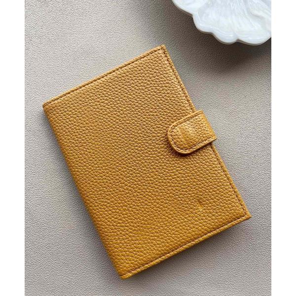 『タイムセール実施中』ZOZO問い合わせ番号:94791406ショップ:VIBGYOR，ヴィブジョーブランド:VIBGYOR，ヴィブジョー商品名:LESRIRE/合成皮革パスポートケース L9180カテゴリ:財布/小物>パスポートケー...