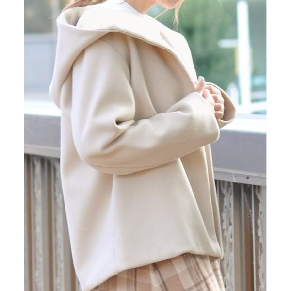 『セール実施中』参考価格：7，990円発売時期：2023年09月コンディション：C（やや使用感あり）使用感があり、やや気になる傷や汚れがあるアイテム全体的：汚れ、毛玉、保管上のにおいがします。参考商品名：フード付きウールタッチショートコート...