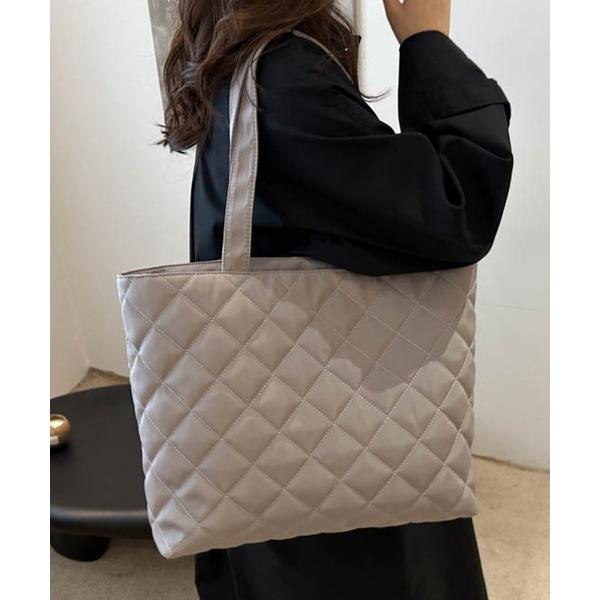『タイムセール実施中』ZOZO問い合わせ番号:96105015ショップ:VIBGYOR，ヴィブジョーブランド:VIBGYOR，ヴィブジョー商品名:FReePLACe/大容量 キルティングトートバッグ X12555カテゴリ:バッグ>トー...
