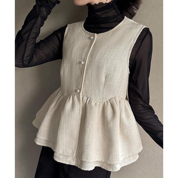 『タイムセール実施中』ZOZO問い合わせ番号:96301030ショップ:JUNOAH，ジュノアブランド:JUNOAH，ジュノア商品名:パールボタンツイードフリルヘムトップスカテゴリ:トップス>ベストブランド品番:fram0407k-1...