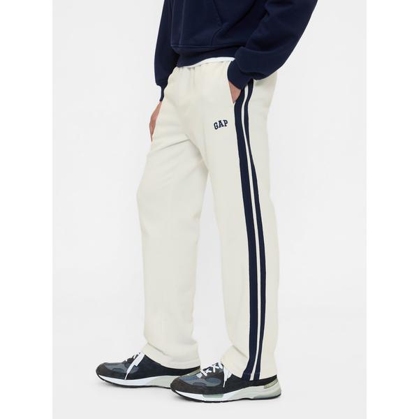 『セール実施中』ZOZO問い合わせ番号:96336632ショップ:GAP，ギャップブランド:GAP，ギャップ商品名:ヴィンテージソフト GAPロゴ スウェットパンツカテゴリ:パンツ>スウェットパンツブランド品番:822081素材:コッ...