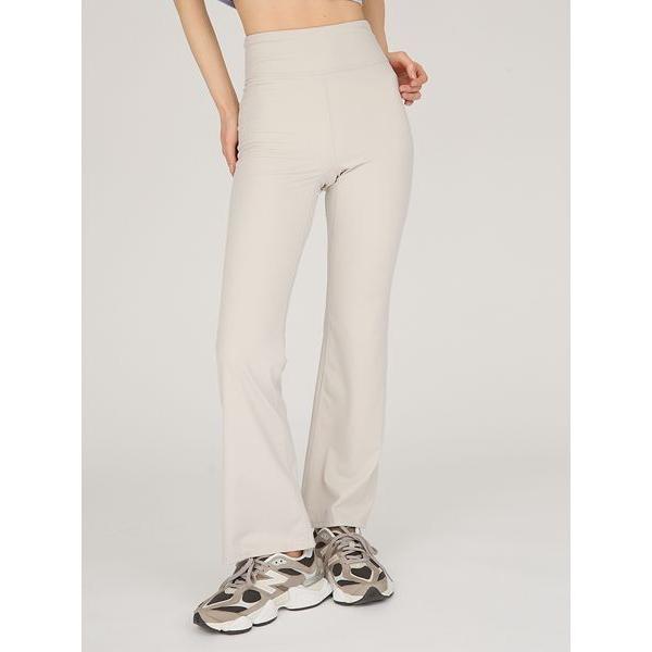 ZOZO問い合わせ番号:96597878ショップ:emmi，エミブランド:emmi，エミ商品名:サステナレッチUnity フレアパンツカテゴリ:パンツ>その他パンツブランド品番:14WCP254203素材:表地: ナイロン68%、ポリ...