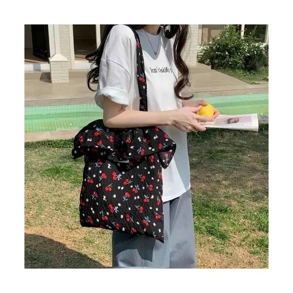 ZOZO問い合わせ番号:96728606ショップ:TONE，トーンブランド:tone，トーン商品名:【88eighty-eight】さくらんぼ柄フリルシフォントートバッグ【import】(MA)カテゴリ:バッグ>トートバッグブランド品...