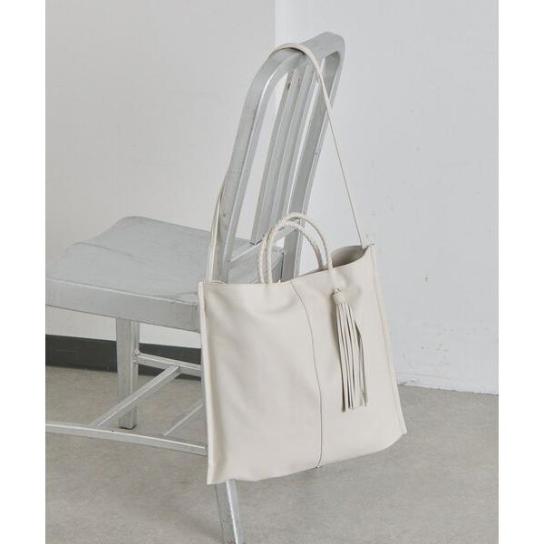 ZOZO問い合わせ番号:96730343ショップ:ear PAPILLONNER，イア パピヨネブランド:ear PAPILLONNER，イアパピヨネ商品名:タッセルトートバッグ《本革/A4サイズ対応》カテゴリ:バッグ>トートバッグブ...