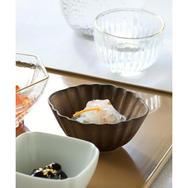 ZOZO問い合わせ番号:96760987ショップ:LAKOLE，ラコレブランド:LAKOLE，ラコレ商品名:【美濃焼き】オーバル菊小鉢GDSV / 496778カテゴリ:食器/キッチン>食器ブランド品番:496778素材:陶磁器原産国...