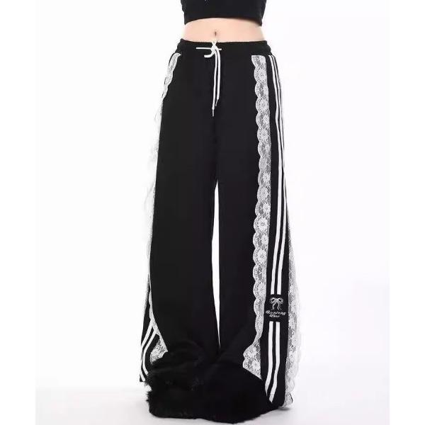 『セール実施中』ZOZO問い合わせ番号:97028619ショップ:Teem Store，チームストアブランド:lilful，リルフル商品名:【25年秋冬新作】サイドレースダブルライン ワッペン付 ワイドスウェットジャージパンツカテゴリ:パン...