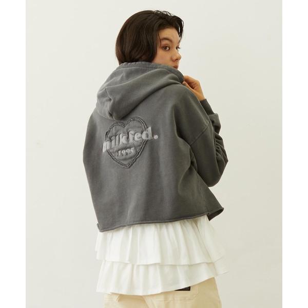 『セール実施中』ZOZO問い合わせ番号:97221216ショップ:MILKFED.，ミルクフェドブランド:MILKFED.，ミルクフェド商品名:HEART MOTIF FADED CROPPED ZIP UP HOODIEカテゴリ:トップス...