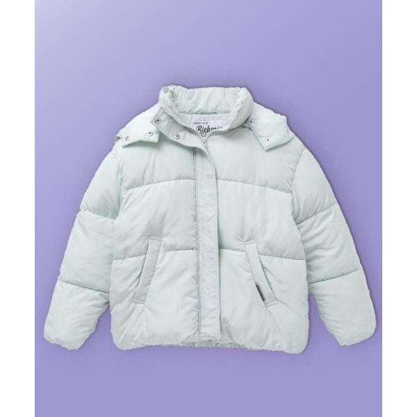 参考価格：4，990円発売時期：2024年11月コンディション：B（目立つ使用感なし）使用感が少ない、または気にならないアイテム前身頃：汚れ付属品：タグ参考商品名：RICH MIX キルト 2way中綿アウター フード取り外し可能参考品番：...