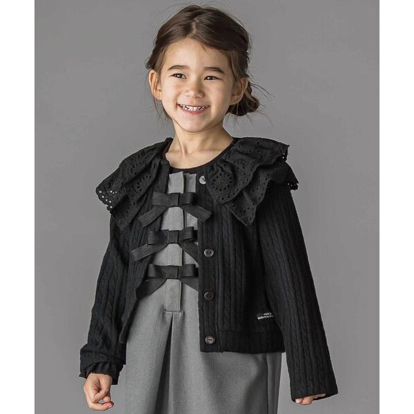 『タイムセール実施中』ZOZO問い合わせ番号:97595185ショップ:BEBE ONLINE STORE，ベベ オンラインストアブランド:BeBe Petits Pois Vert，ベベプチポワヴェール商品名:なわ編みニット襟フリルカーデ...