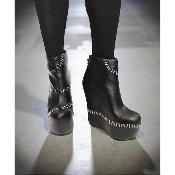 ZOZO問い合わせ番号:97668071ショップ:Jeffrey Campbell，ジェフリーキャンベルブランド:Charla Tedrick，チャーラテドリック商品名:ステッチデザインブーツカテゴリ:シューズ>ブーツブランド品番:F...
