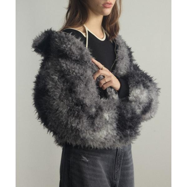 ZOZO問い合わせ番号:97703588ショップ:AZUL BY MOUSSY，アズールバイマウジーブランド:AZUL BY MOUSSY，アズールバイマウジー商品名:カーリーボアショートブルゾンカテゴリ:ジャケット/アウター>ブルゾ...