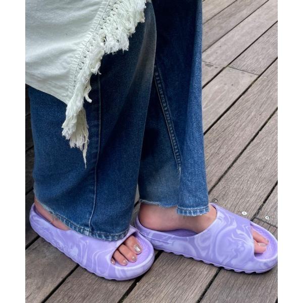 『タイムセール実施中』参考価格：4，950円発売時期：2023年04月コンディション：B（目立つ使用感なし）使用感が少ない、または気にならないアイテムソール：汚れかかと：擦り減り参考商品名：RIPPLE/ロキシーサンダル参考品番：RSD23...