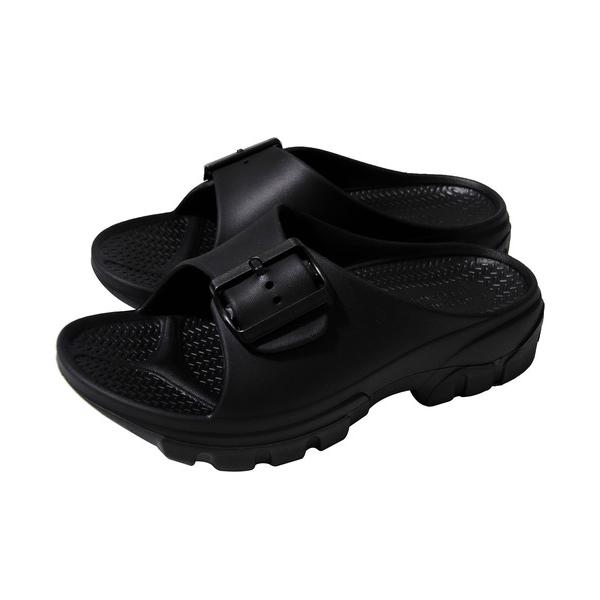 参考価格：5，390円発売時期：2022年07月コンディション：B（目立つ使用感なし）使用感が少ない、または気にならないアイテムかかと：擦り減りソール・表面：汚れ参考商品名：足元からリフレッシュ リカバリーバックルサンダル/レディース メン...