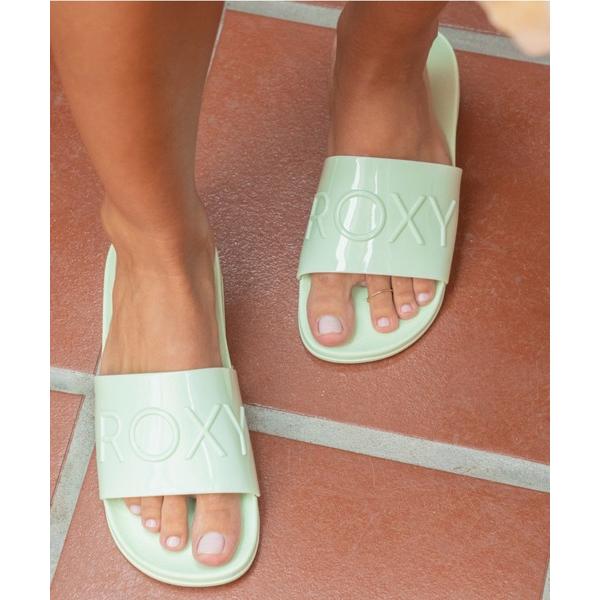 参考価格：3，850円発売時期：2023年04月コンディション：C（やや使用感あり）使用感があり、やや気になる傷や汚れがあるアイテムかかと・つま先：擦り減り全体的：汚れ参考商品名：SLIPPY JELLY/ロキシーシャワサン（シャワーサンダ...