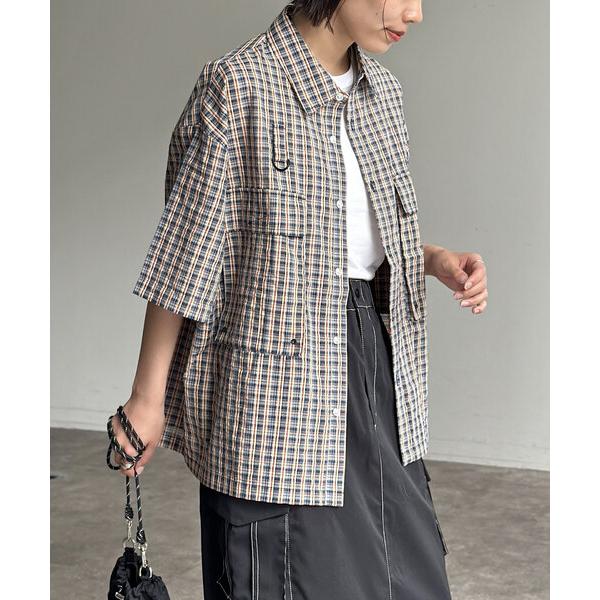 『タイムセール実施中』参考価格：6，600円発売時期：2024年05月コンディション：B（目立つ使用感なし）使用感が少ない、または気にならないアイテム首周り：毛玉参考商品名：【NEWデザイン！】チェックフィッシング半袖シャツ参考品番：PGM...