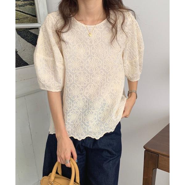 『タイムセール実施中』参考価格：5，390円発売時期：2025年03月コンディション：A（使用感なし）数回使用した程度で使用感が感じられないアイテム参考商品名：コードししゅうレースプルオーバーブラウス参考品番：CAD2503077【商品に関...