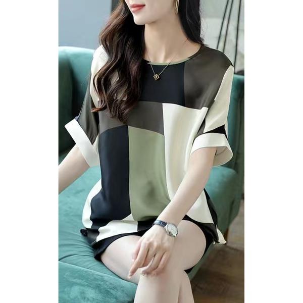 参考価格：14，080円発売時期：2024年04月コンディション：A（使用感なし）数回使用した程度で使用感が感じられないアイテム参考商品名：幾何学プリント　クルーネックシフォンブラウス参考品番：HB240103【商品に関する注意事項】・こち...