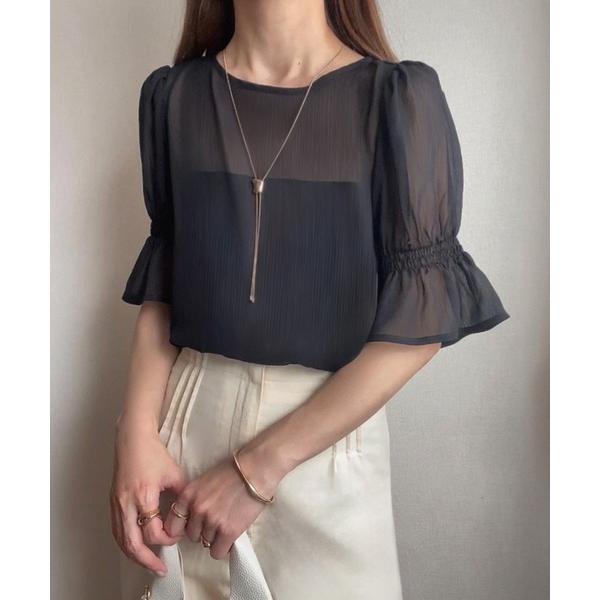 参考価格：4，759円発売時期：2024年06月コンディション：S（新品同様）タグ付きの未使用、または新品同様のアイテム付属品：タグ参考商品名：シアーフレアスリーブブラウス参考品番：frmt006-274【商品に関する注意事項】・こちらの商...