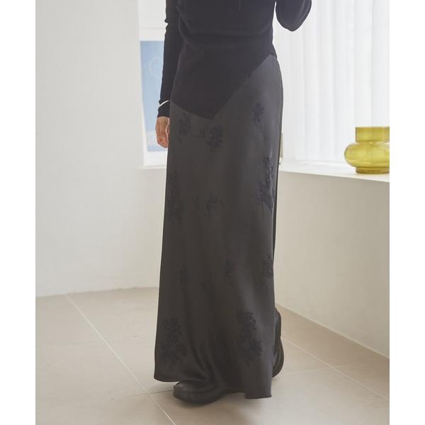 ZOZO問い合わせ番号:97998579ショップ:LAULEN，ローレンブランド:LAULEN，ローレン商品名:satin flower pattern long skirt /サテンフラワープリントロングスカートカテゴリ:スカート>...