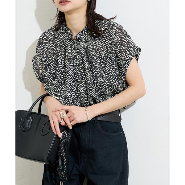 参考価格：11，000円発売時期：2025年05月コンディション：A（使用感なし）数回使用した程度で使用感が感じられないアイテム参考商品名：《WEB限定追加2》80ローンタックボリュームシャツ参考品番：25050400916120【商品に関...