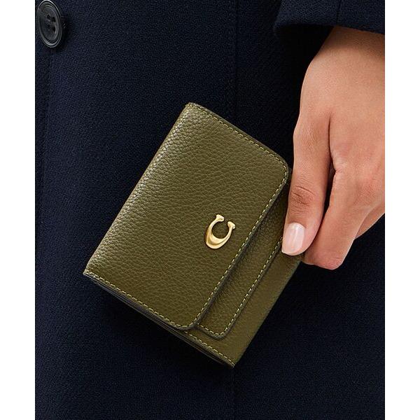 ZOZO問い合わせ番号:98030194ショップ:COACH，コーチブランド:COACH，コーチ商品名:ミラ スモール フラップ ウォレットカテゴリ:財布/小物>財布ブランド品番:CAO13 B4OL素材:牛革原産国:ベトナム製カラー...