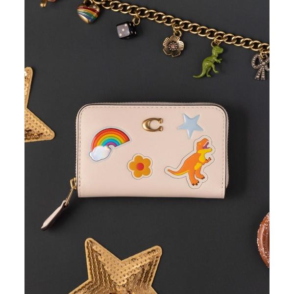 『セール実施中』ZOZO問い合わせ番号:98030208ショップ:COACH，コーチブランド:COACH，コーチ商品名:エッセンシャル スモール ジップ アラウンド カード ケース・ステッカー プリント（ミニ財布）カテゴリ:財布/小物&gt...