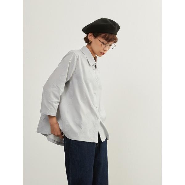 『タイムセール実施中』参考価格：8，690円発売時期：2024年02月コンディション：B（目立つ使用感なし）使用感が少ない、または気にならないアイテム首周り：汚れ参考商品名：On One’s Own ドット柄ジャガード・7分袖コットンシャツ...