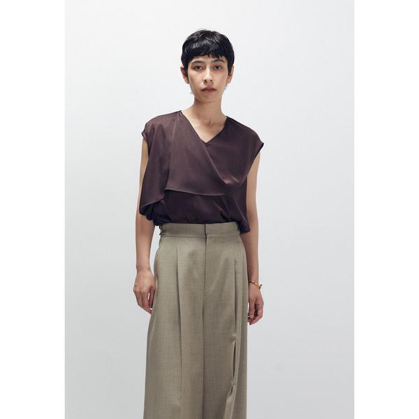 『セール実施中』ZOZO問い合わせ番号:98064782ショップ:1er Arrondissement，プルミエ　アロンディスモンブランド:1er Arrondissement，プルミエアロンディスモン商品名:サテンドレープブラウスカテゴリ...