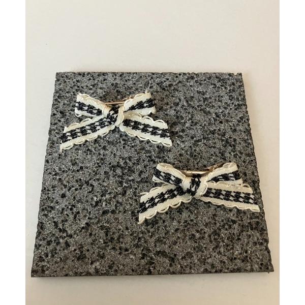 『タイムセール実施中』ZOZO問い合わせ番号:98102879ショップ:VIBGYOR，ヴィブジョーブランド:VIBGYOR，ヴィブジョー商品名:【IZU】 ガーリー リボン ヘアピン 2個セット ヘアアクセサリー プチプラ チェック柄 無...