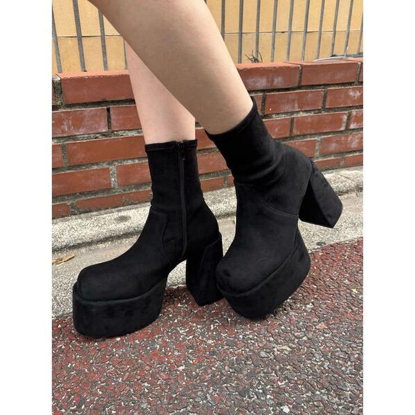 ZOZO問い合わせ番号:98200394ショップ:EMODA，エモダブランド:EMODA，エモダ商品名:バルキープランプショートフィットブーツカテゴリ:シューズ>ブーツブランド品番:042561870801素材:アッパー：ポリエステル...