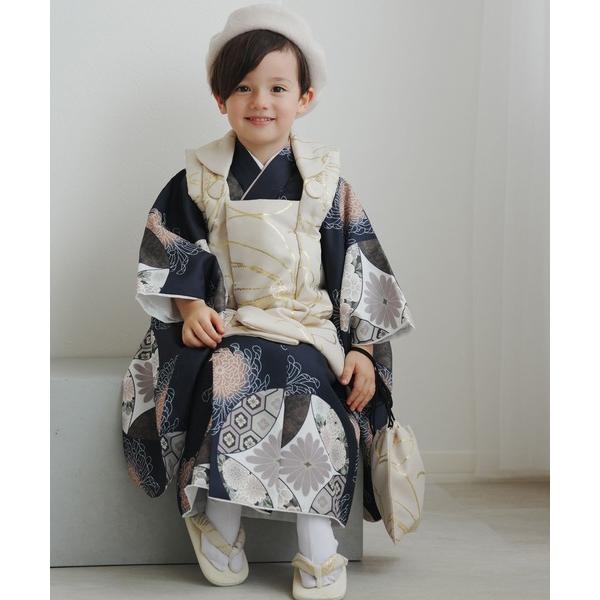 ZOZO問い合わせ番号:98234714ショップ:utatane，ウタタネブランド:utatane，ウタタネ商品名:七五三３歳用被布コートセット 男の子 ひよこ商店 ベージュ金彩×ネイビー七宝カテゴリ:水着/着物・浴衣>着物ブランド品...