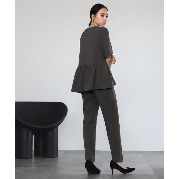 参考価格：10，990円発売時期：2023年04月コンディション：S（新品同様）タグ付きの未使用、または新品同様のアイテム付属品：スペアボタン・タグ参考商品名：ペプラムブラウス・テーパードパンツ セットアップ スーツ フォーマル セレモニー...