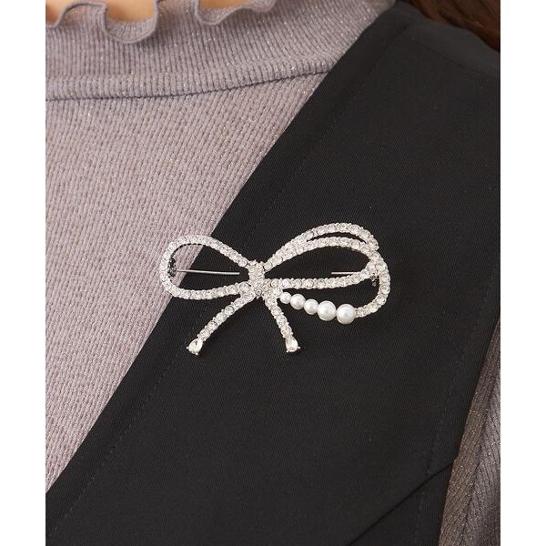 『タイムセール実施中』ZOZO問い合わせ番号:98267378ショップ:TO BE CHIC，トゥー ビー シックブランド:TO BE CHIC，トゥー ビー シック商品名:ガラスライン リボンブローチカテゴリ:アクセサリー>ブローチ...